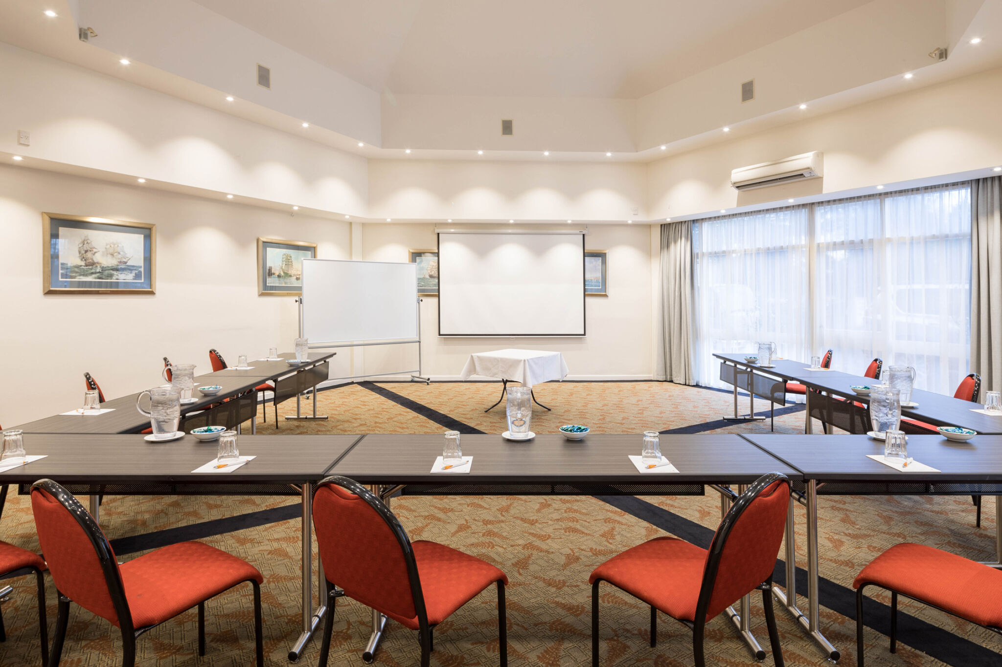 Ward Room | Commodore Hotel - Commodore Hotel